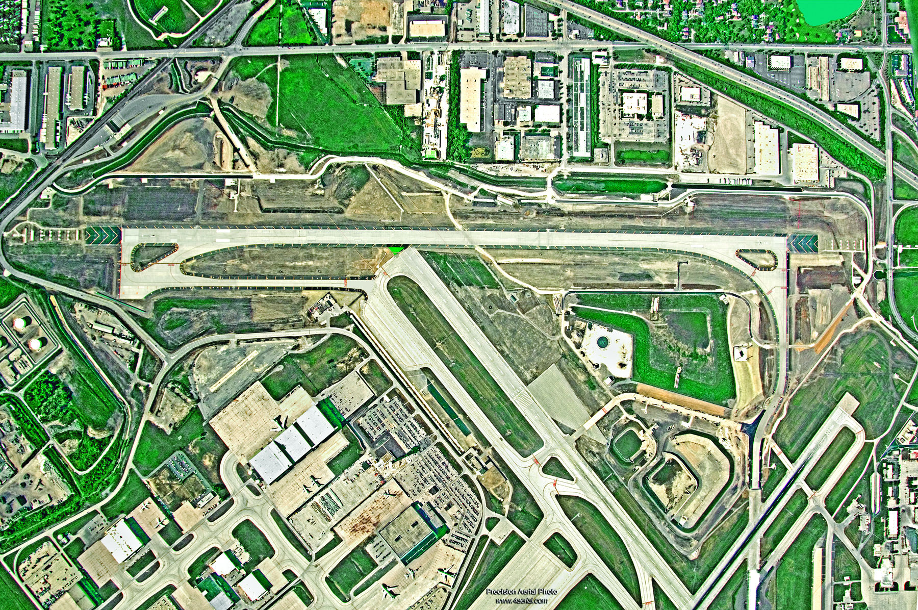 O’Hare International Airport, Runway 9L-27R | Epstein